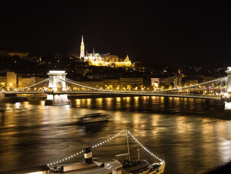 Paseo en barco por el Danubio en Budapest: Precios, horarios y tips